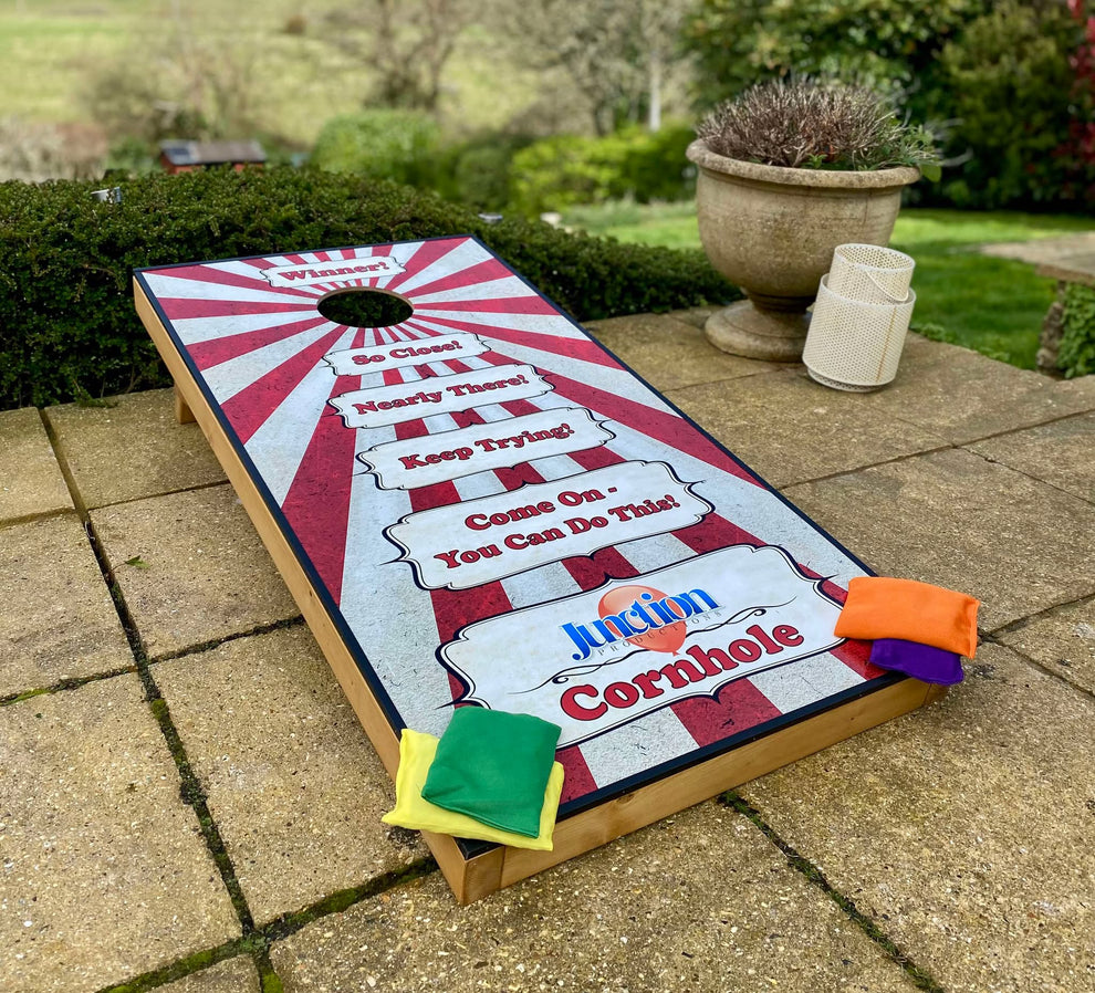 Cornhole – Retro Carnival Games
