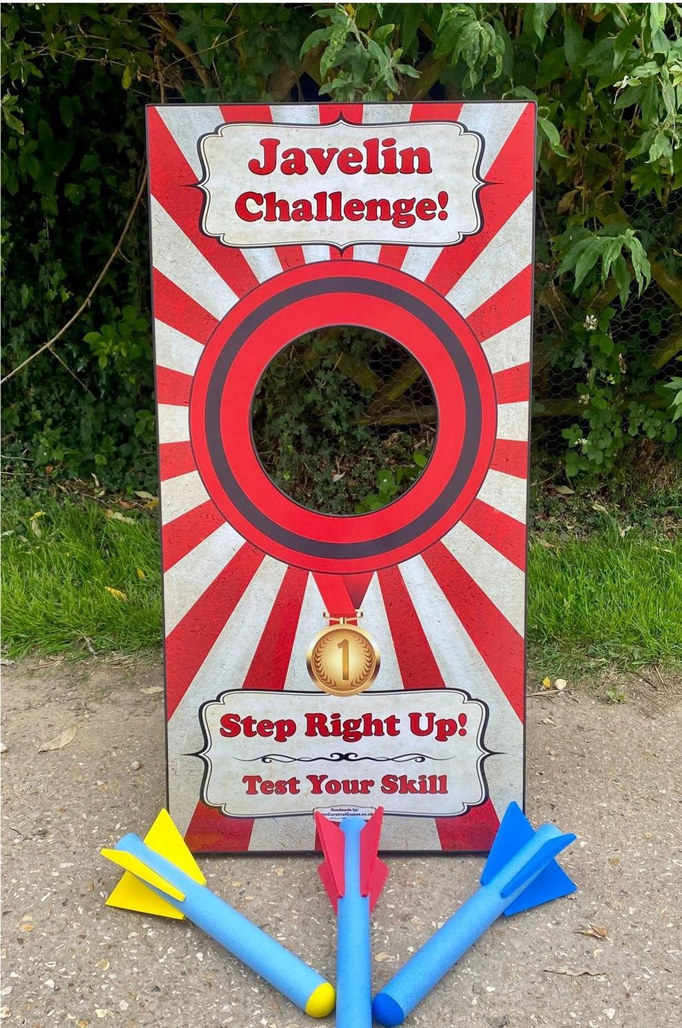 Javelin Challenge – Retro Carnival Games